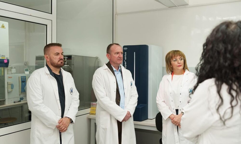 Taravari: Vizitoi Fakultetin e Mjekësisë Veterinare – Smart News